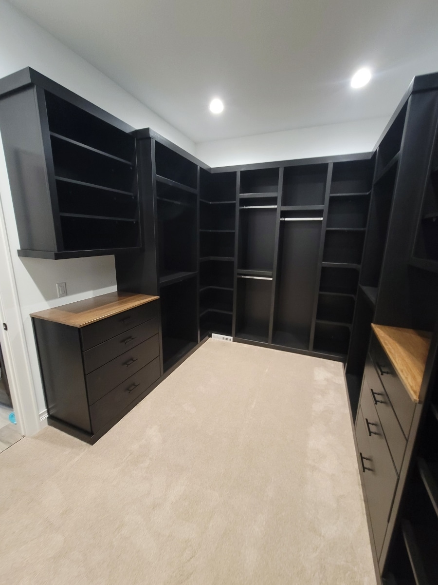 Closet: Red Wing, MN - Crestwood Cabinetry